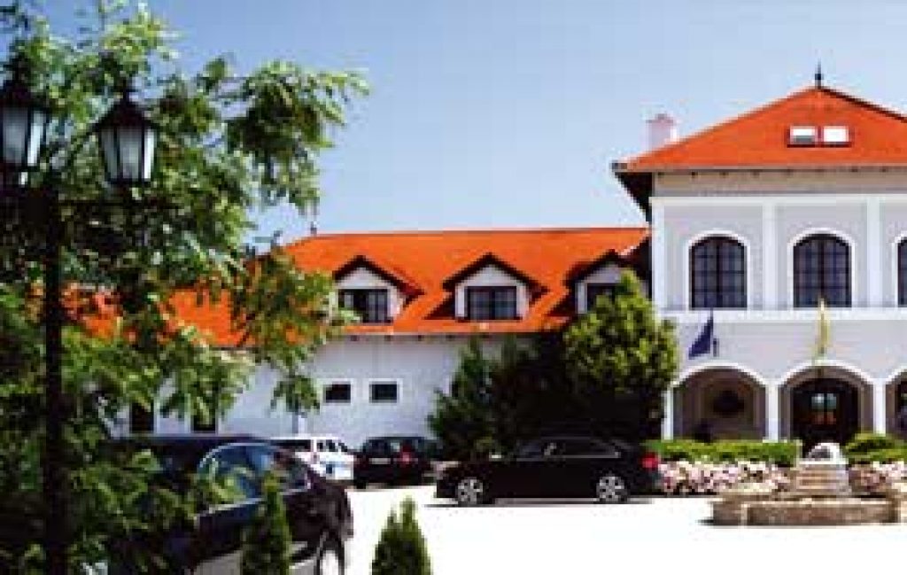 BODROGI KÚRIA WELLNESS HOTEL **** INÁRCS - kolor.hu festék webáruház ...